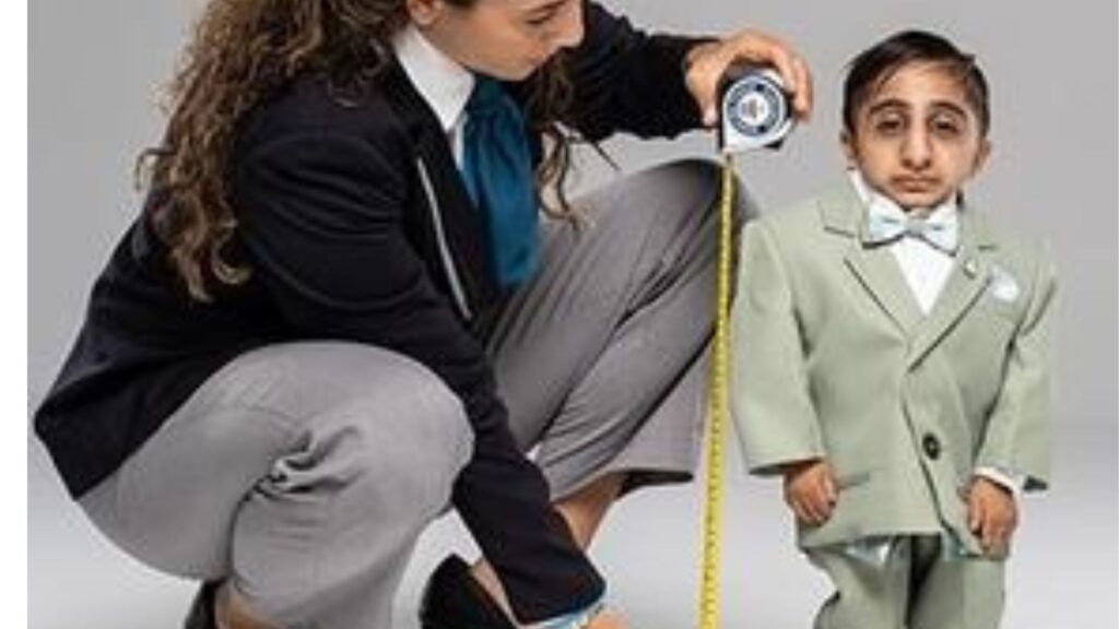 IRANIANO COM 65 CM É CONSIDERADO O HOMEM MENOR DO MUNDO - PODER AO POVO